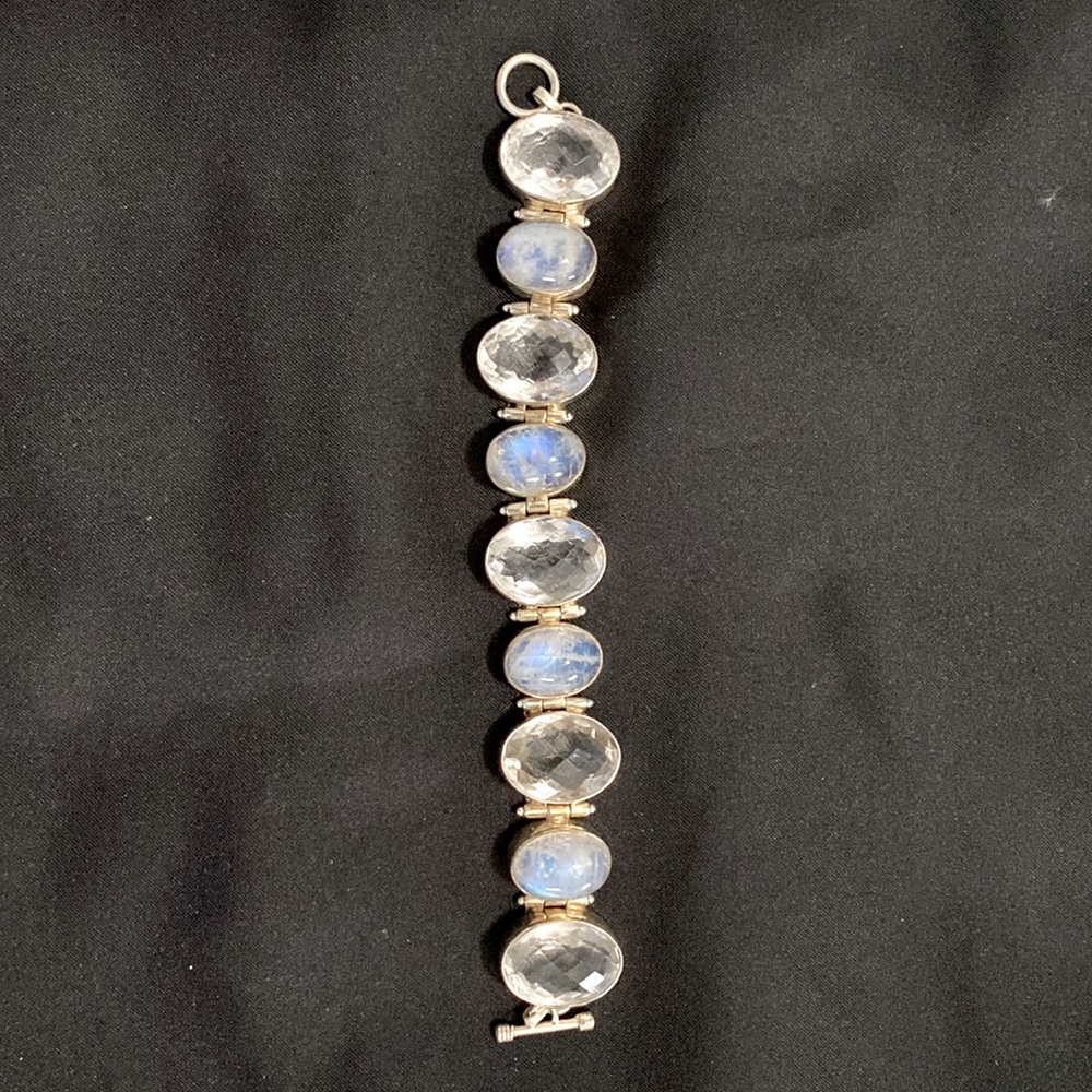 Sliver (925) Braclet With Oval Crystal Stones. - Gem